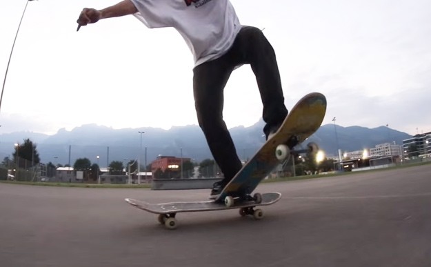 Pogledajte kako frajer izvodi teške special trikove iz Tony Hawk igara ...